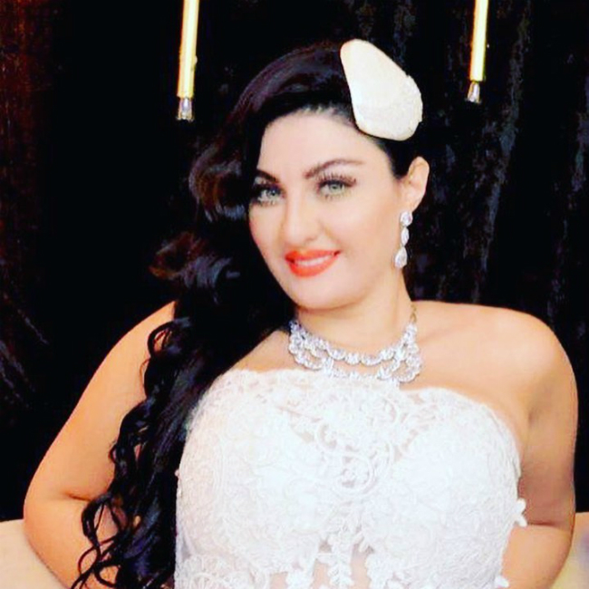 Safinar Shows off Her Cleavage in the Pool | Al Bawaba