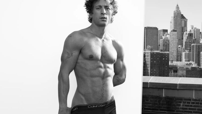 Jeremy Allen White strips down for Calvin Klein | Al Bawaba