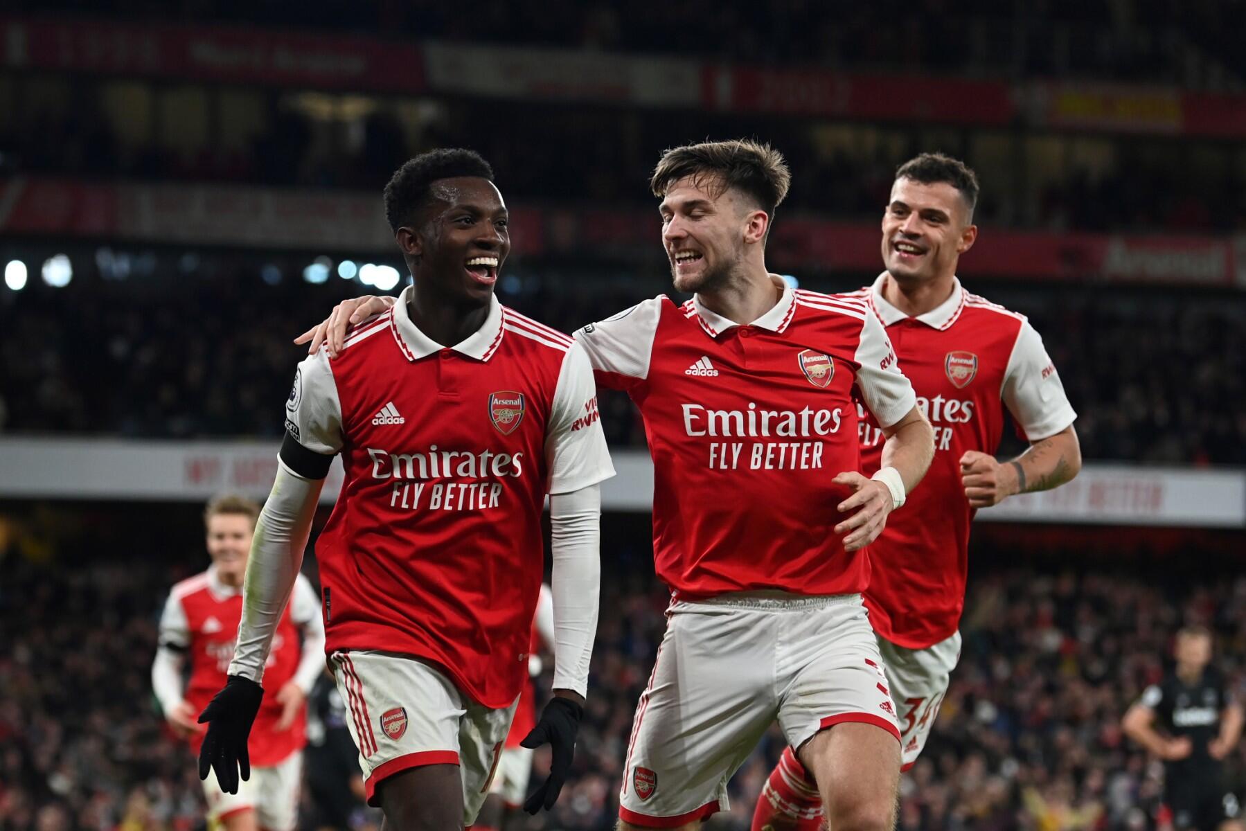 Arsenal Players 2022 Celebrating