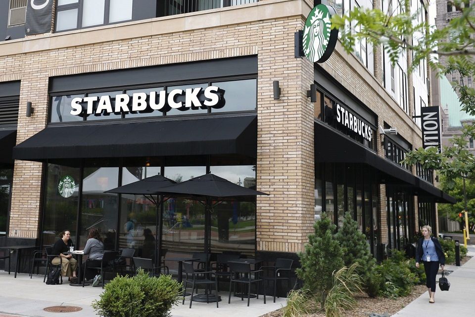 Former Starbucks Director Gets 25 6m In Racial Discrimination Lawsuit former-starbucks-director-gets-25-6m-in-racial-discrimination-lawsuit